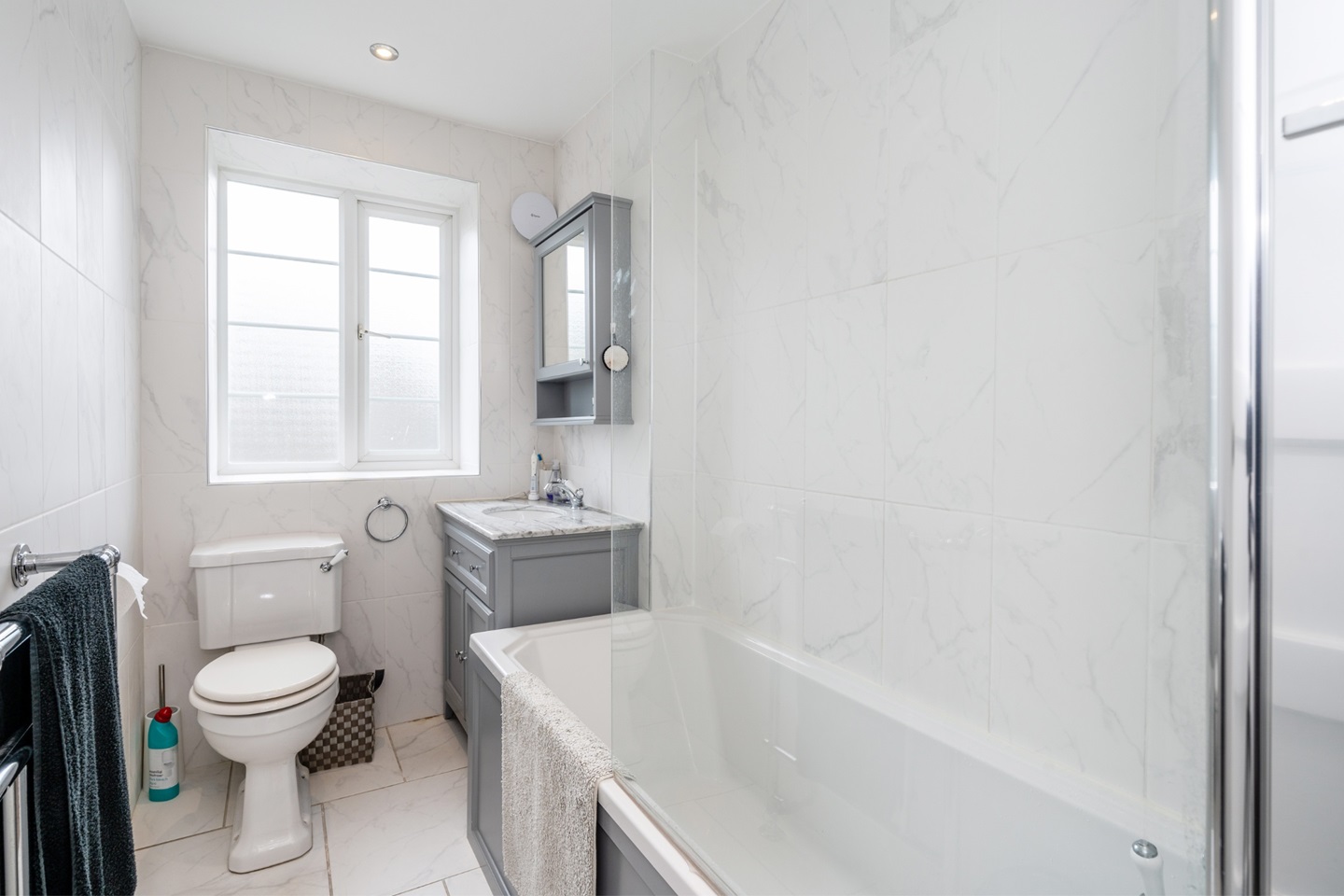London - 2 Bed Flat, Kenneth Court, SE11 - To Rent Now for £2,400.00 p/m
