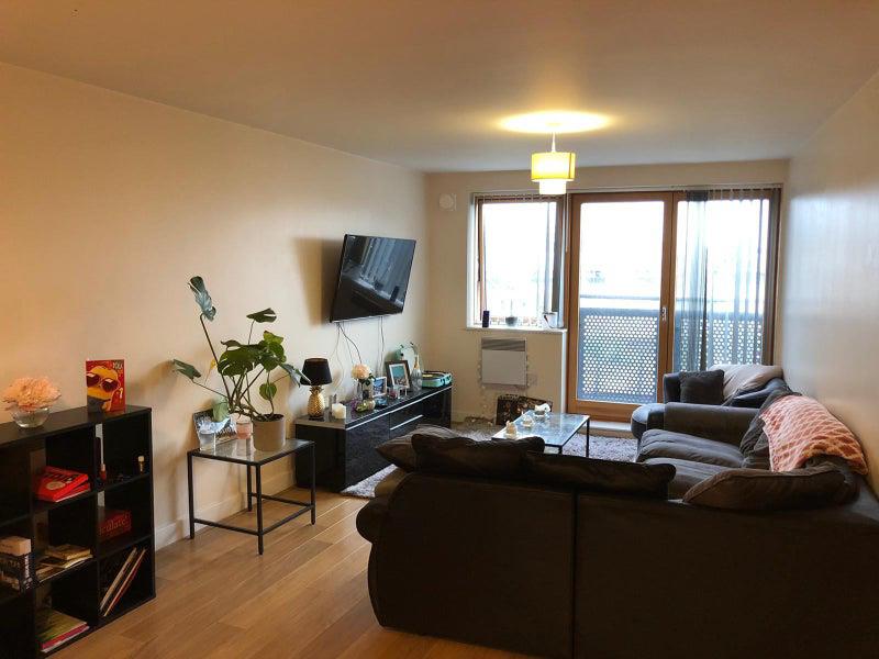 London - 2 Bed Flat, Meath Crescent, E2 - To Rent Now for £2,000.00 p/m