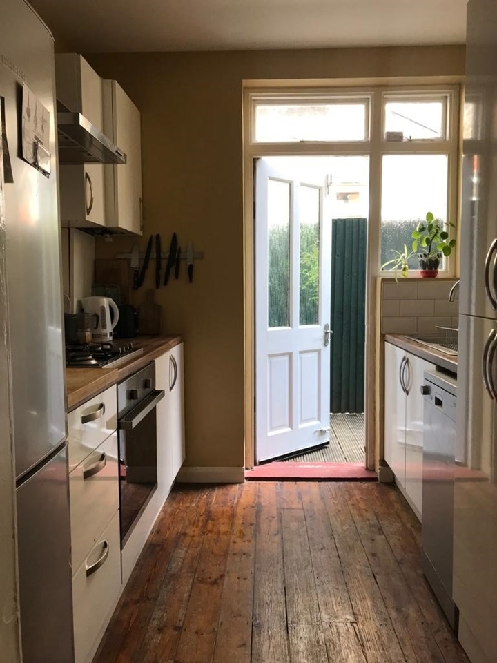 London - 2 Bed Flat, Lloyd Park, E17 - To Rent Now for £1,975.00 p/m