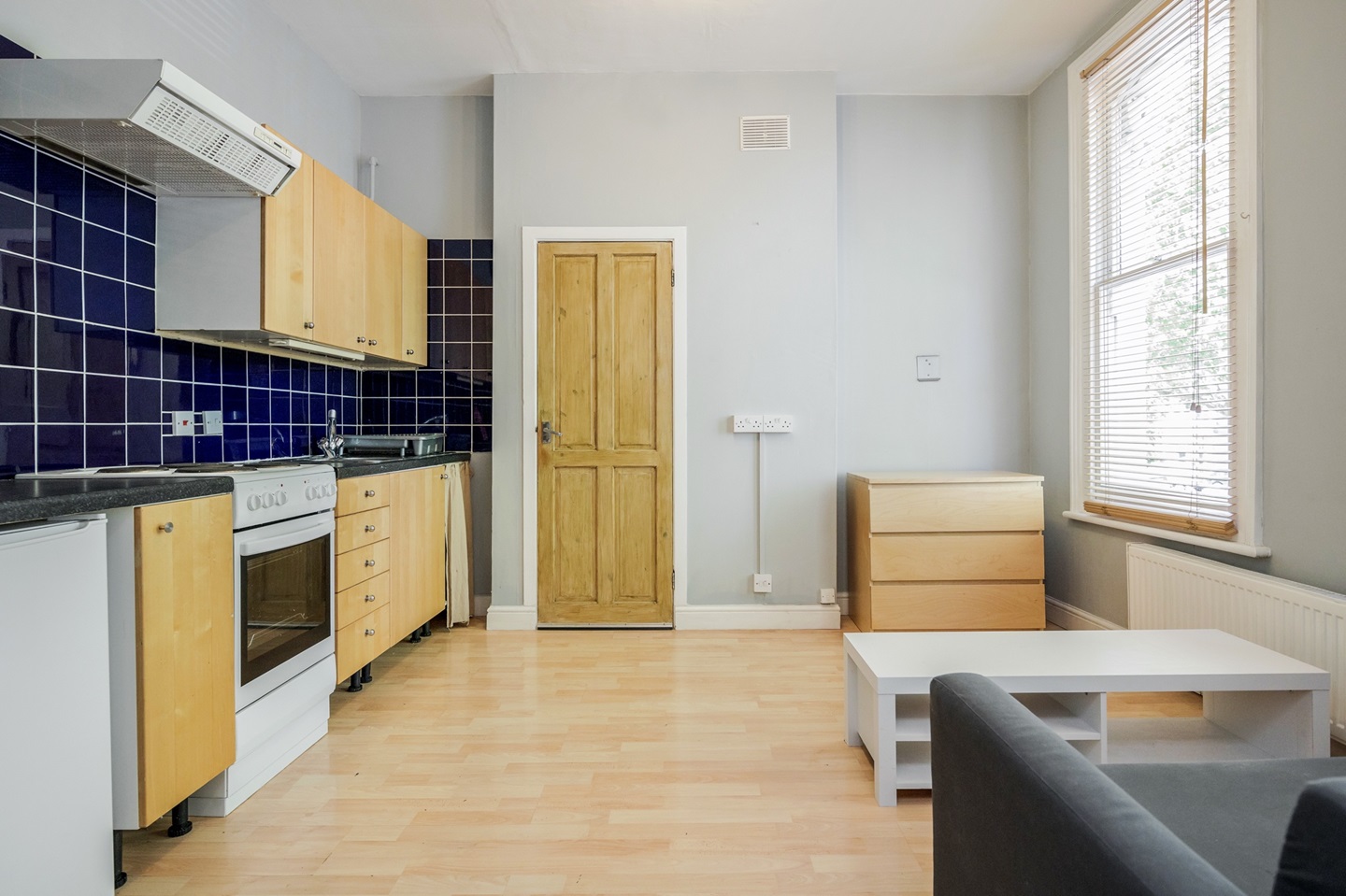 London - Studio Flat, Mount Nod Road, SW16 - To Rent Now for £1,100.00 p/m