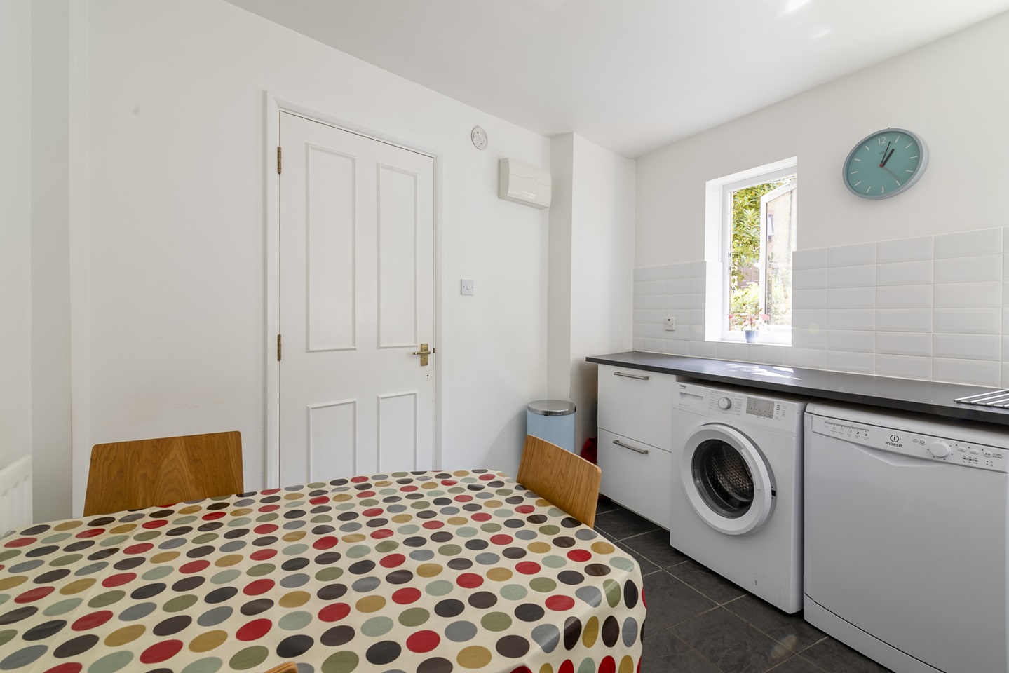 London - 3 Bed Terraced House, Roding Mews, E1W - To Rent Now for £ ...