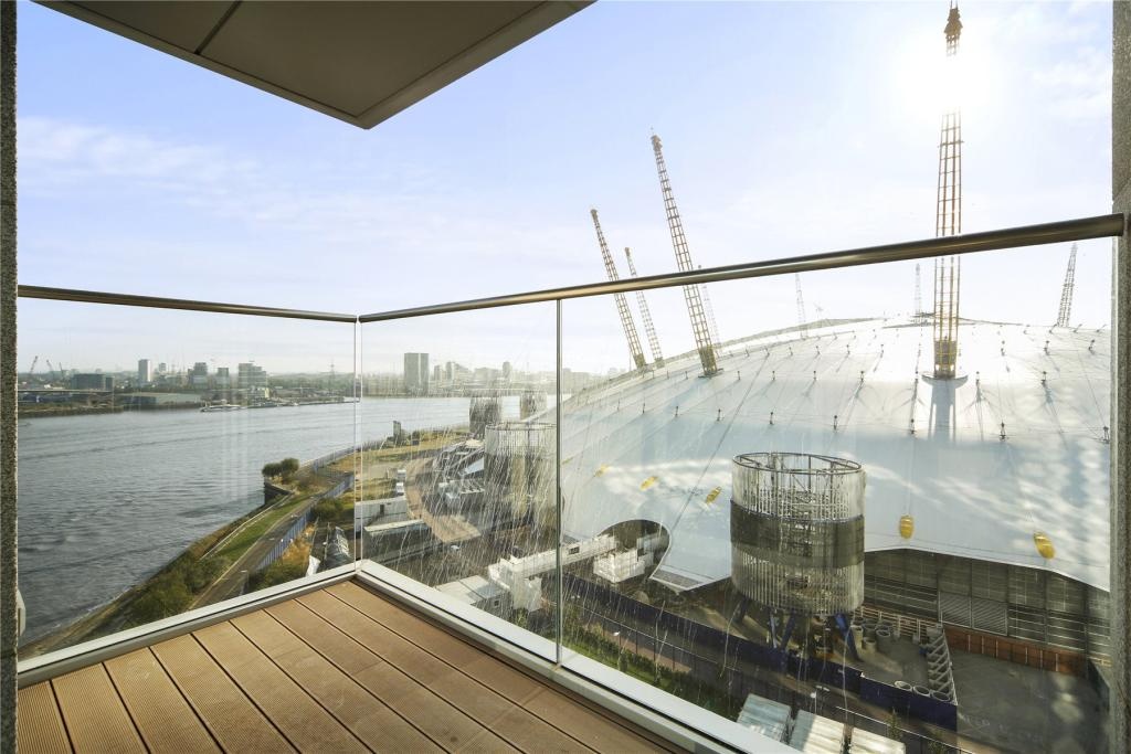 London - 1 Bed Flat, Arora Tower, SE10 - To Rent Now for £1,900.00 p/m