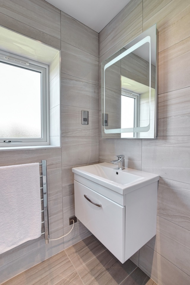 Leeds - 2 Bed Flat, Trinity Court, LS9 - To Rent Now for £1,095.00 p/m