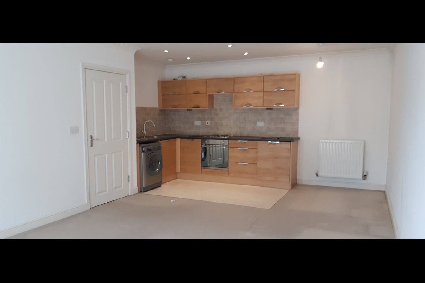 Leeds - 2 Bed Flat, Gledhow Valley Road, LS8 - To Rent Now for £900.00 p/m