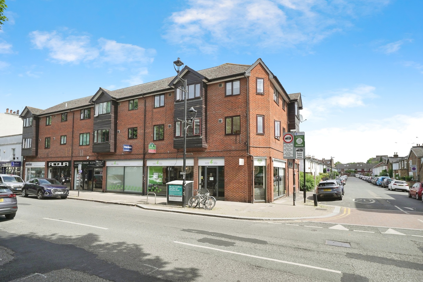 Surbiton - 2 Bed Flat, Cottage Grove, KT6 - To Rent Now for £1,650.00 p/m