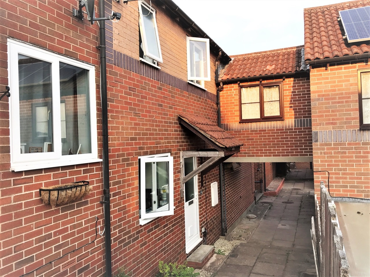 Exeter - 2 Bed Terraced House, Farm Hill, EX4 - To Rent Now for £950.00 p/m