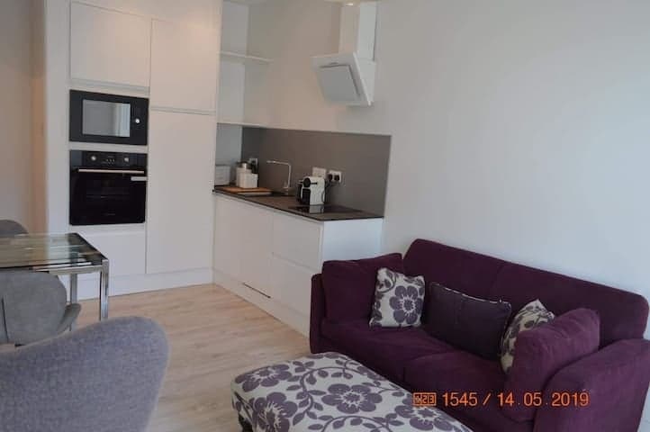 Edinburgh - 1 Bed Flat, High Riggs, EH3 - To Rent Now for £950.00 p/m