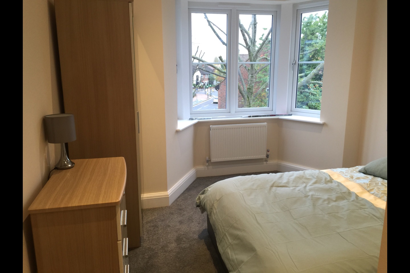 Raynes Park - 2 Bed Flat, Durham Road, SW20 - To Rent Now for £1,950.00 p/m