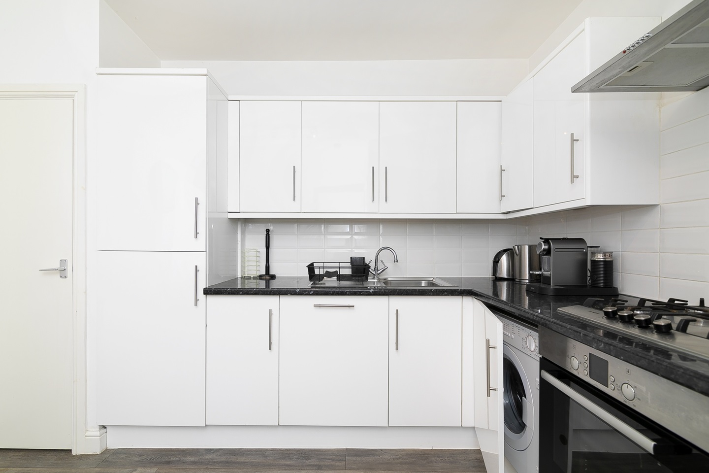 London - 2 Bed Flat, Denning Point, E1 - To Rent Now for £2,850.00 p/m