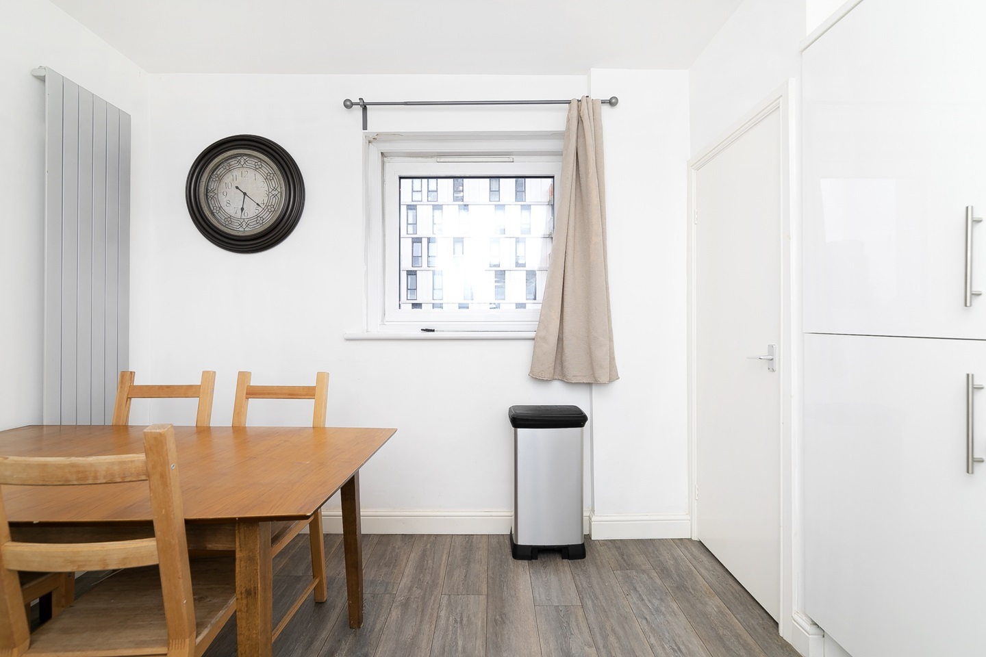 London - 2 Bed Flat, Denning Point, E1 - To Rent Now for £2,850.00 p/m